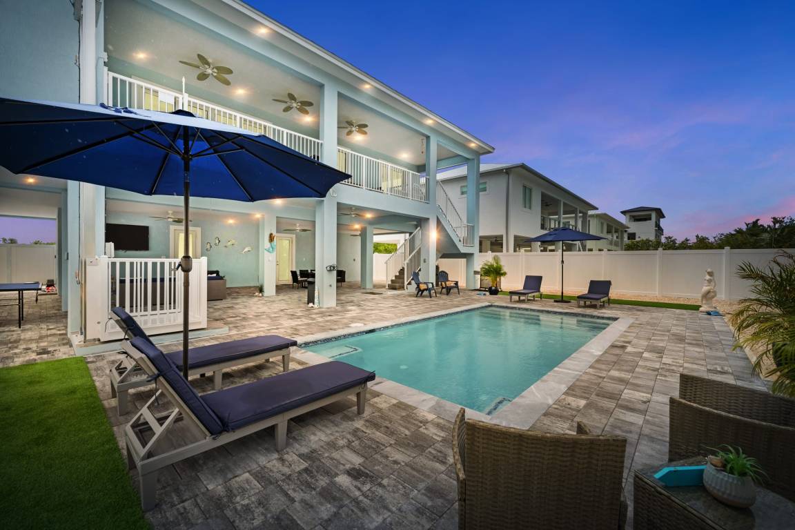 Villa ∙ 4 Bedrooms ∙ 10 Guests - Key Colony Beach, FL