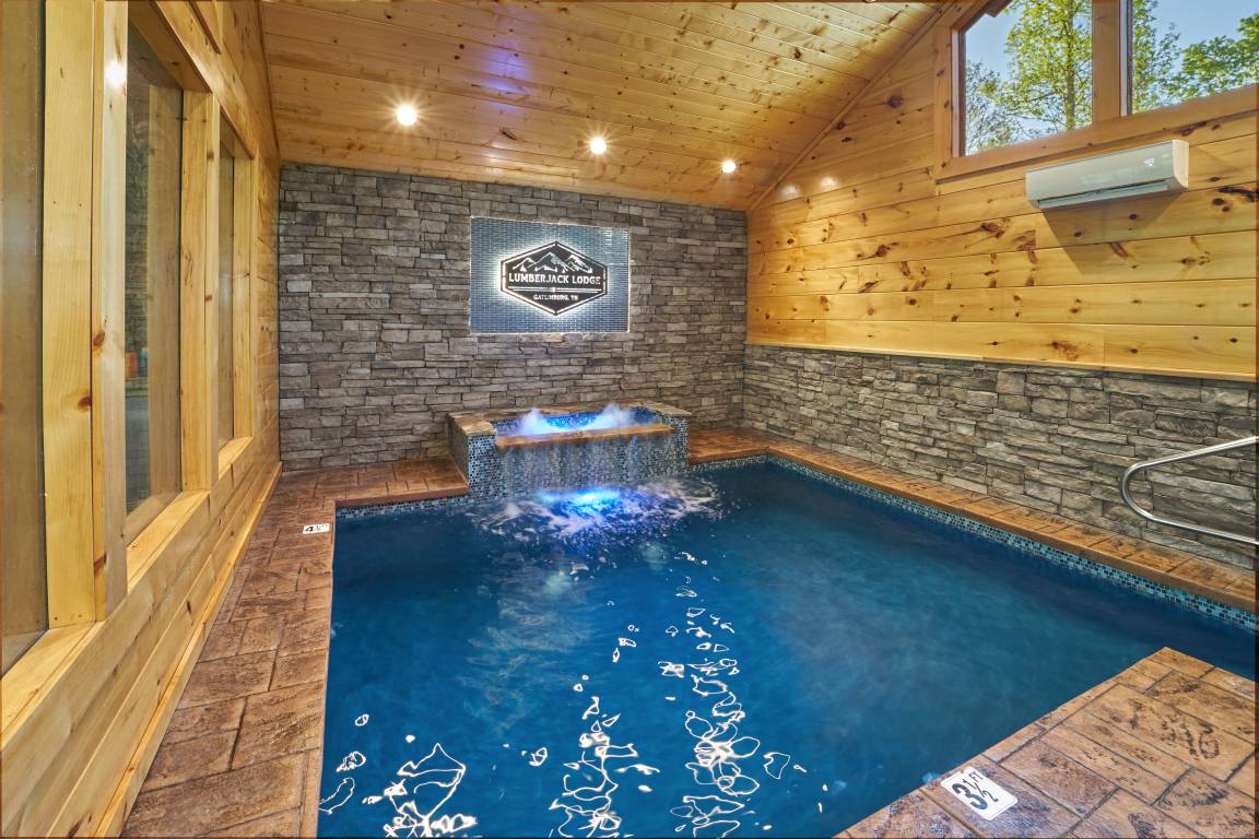 306 M² House ∙ 5 Bedrooms ∙ 14 Guests - Gatlinburg, TN