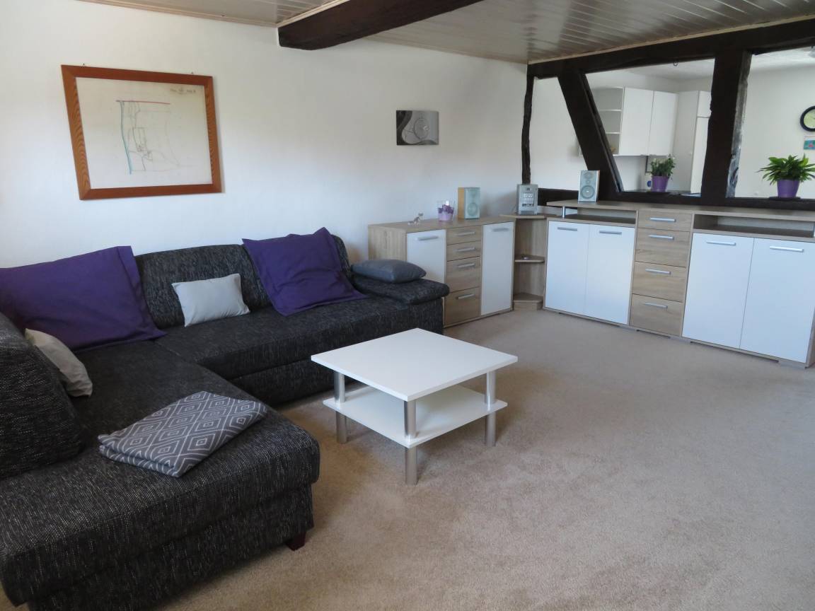 75 M² Ferienwohnung ∙ 2 Schlafzimmer ∙ 6 Gäste - Hessisch Lichtenau