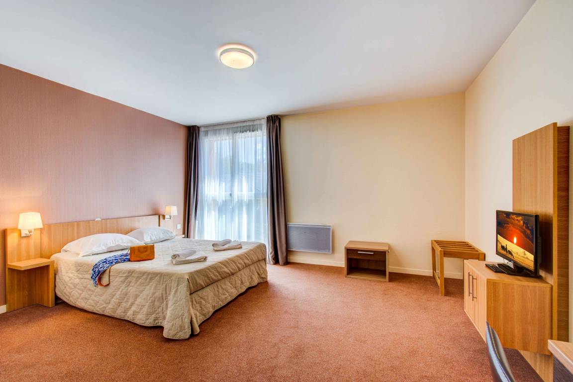 25 M² Hôtel ∙ 1 Chambre ∙ 2 Personnes - Chambéry