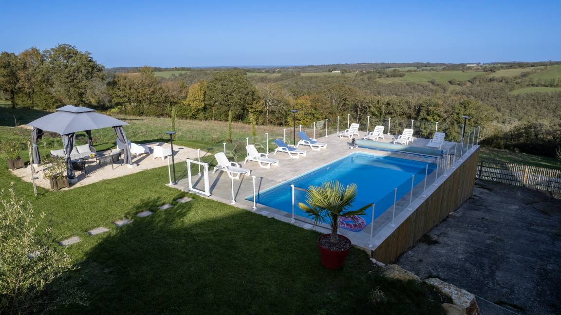 140 M² Gîte ∙ 4 Chambres ∙ 9 Personnes - Lot