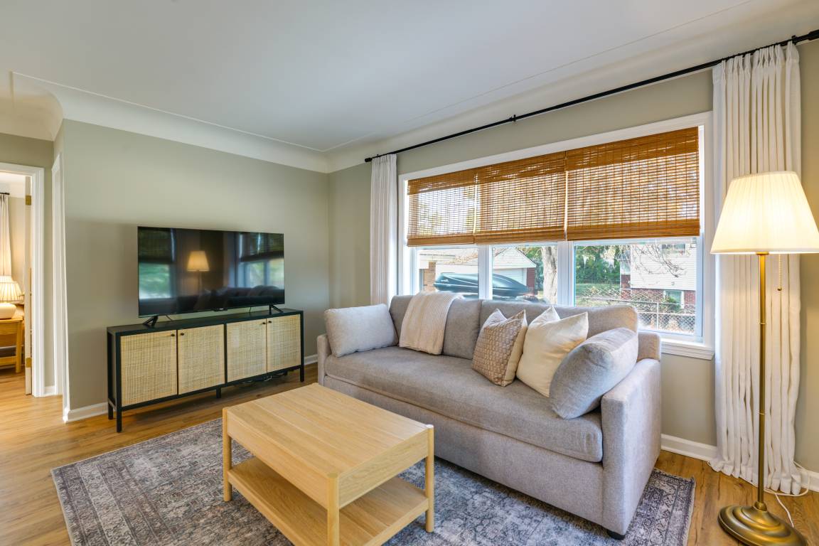 92 M² Apartment ∙ 2 Bedrooms ∙ 6 Guests - Fraser, MI