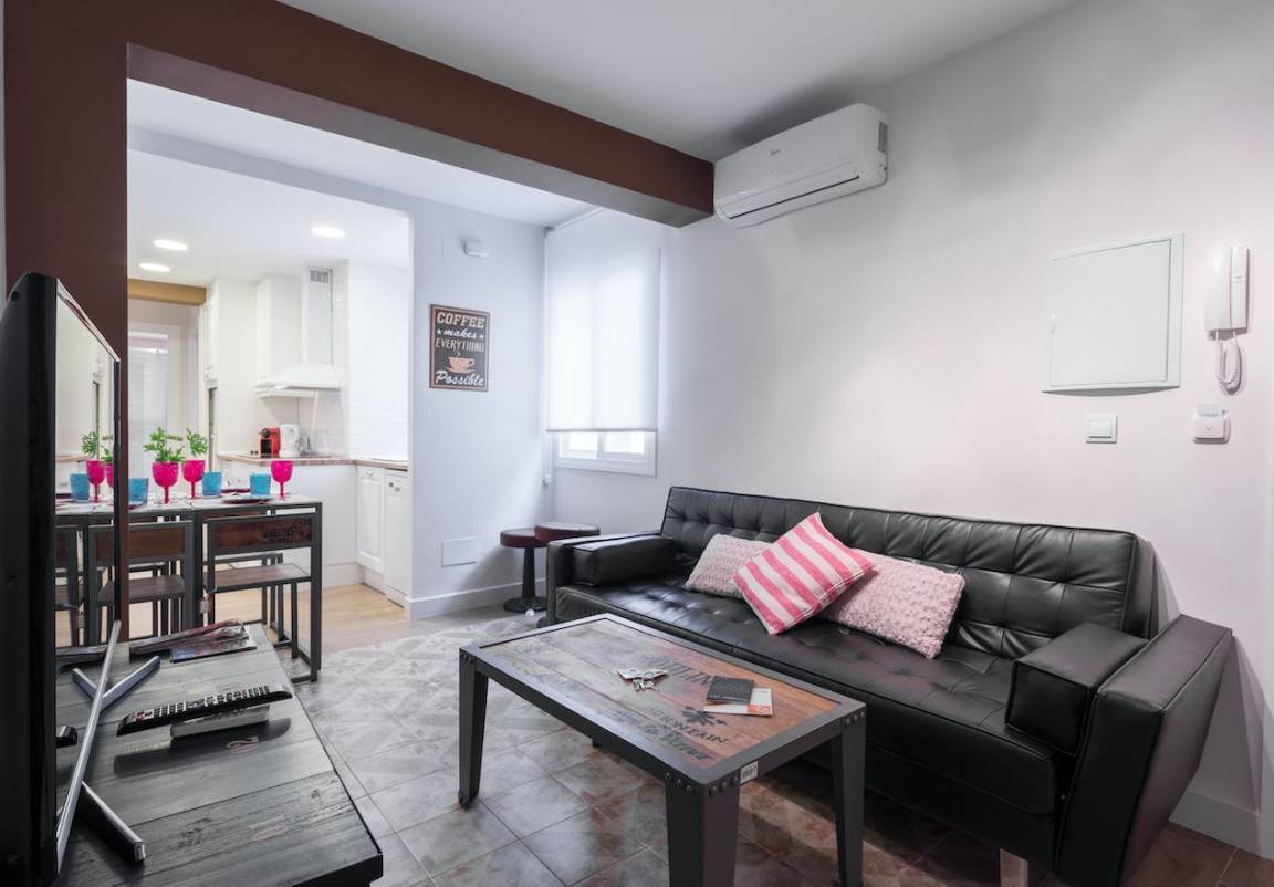 80 M² Lägenhet ∙ 3 Sovrum ∙ 6 Gäster - Málaga