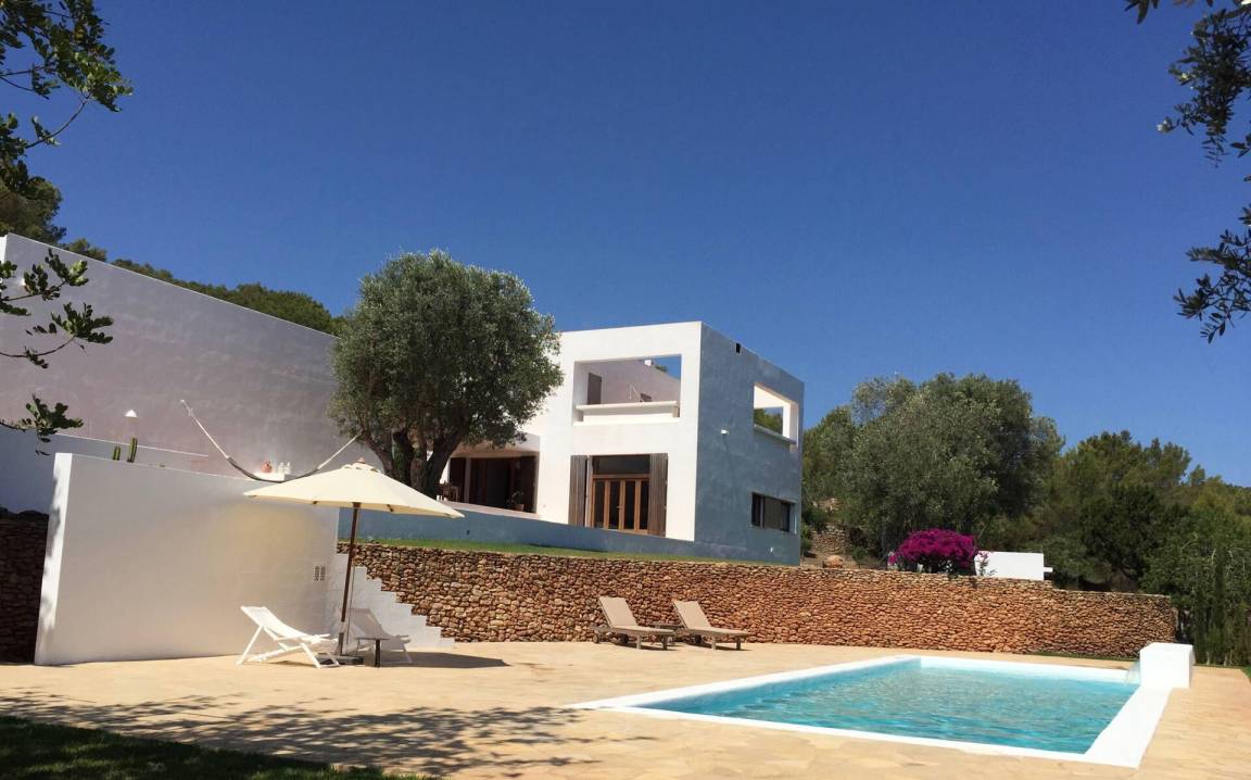 245 M² Villa ∙ 4 Habitaciones ∙ 8 Huéspedes - Cala Boix