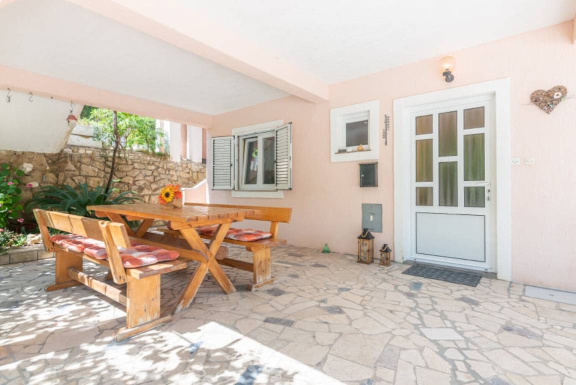 100 M² Ferienwohnung ∙ 2 Schlafzimmer ∙ 6 Gäste - Lopar