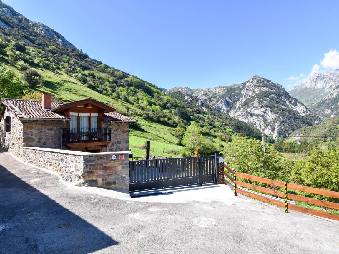 80 M² Casa ∙ 1 Habitación ∙ 4 Huéspedes - Camino Lebaniego