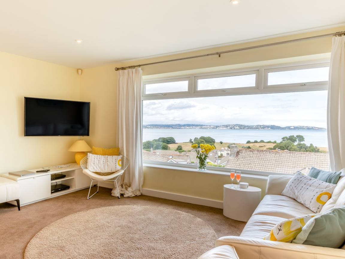 Cottage ∙ 4 Bedrooms ∙ 8 Guests - Paignton