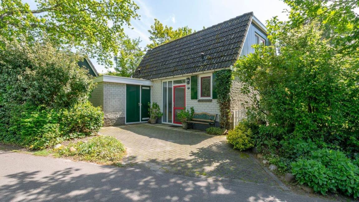 70 M² House ∙ 2 Bedrooms ∙ 4 Guests - Breezand