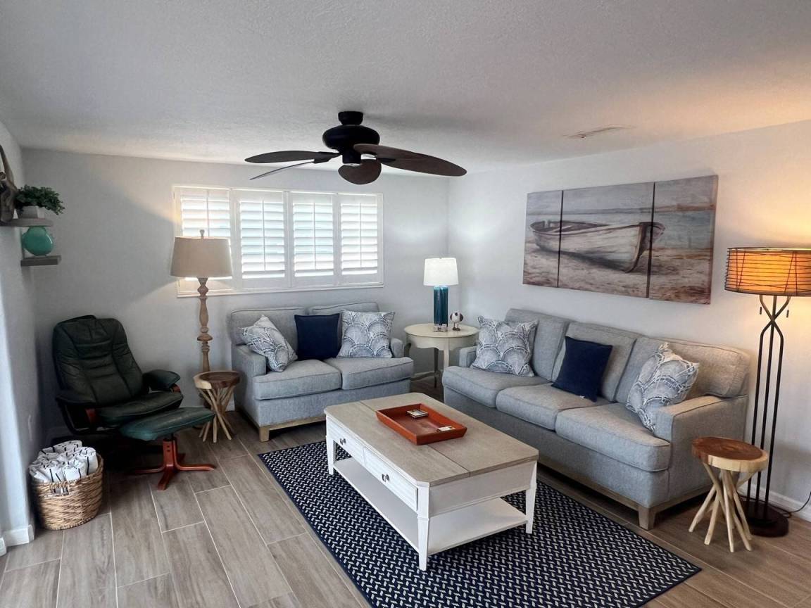 Villa ∙ 2 Bedrooms ∙ 6 Guests - Siesta Key, FL