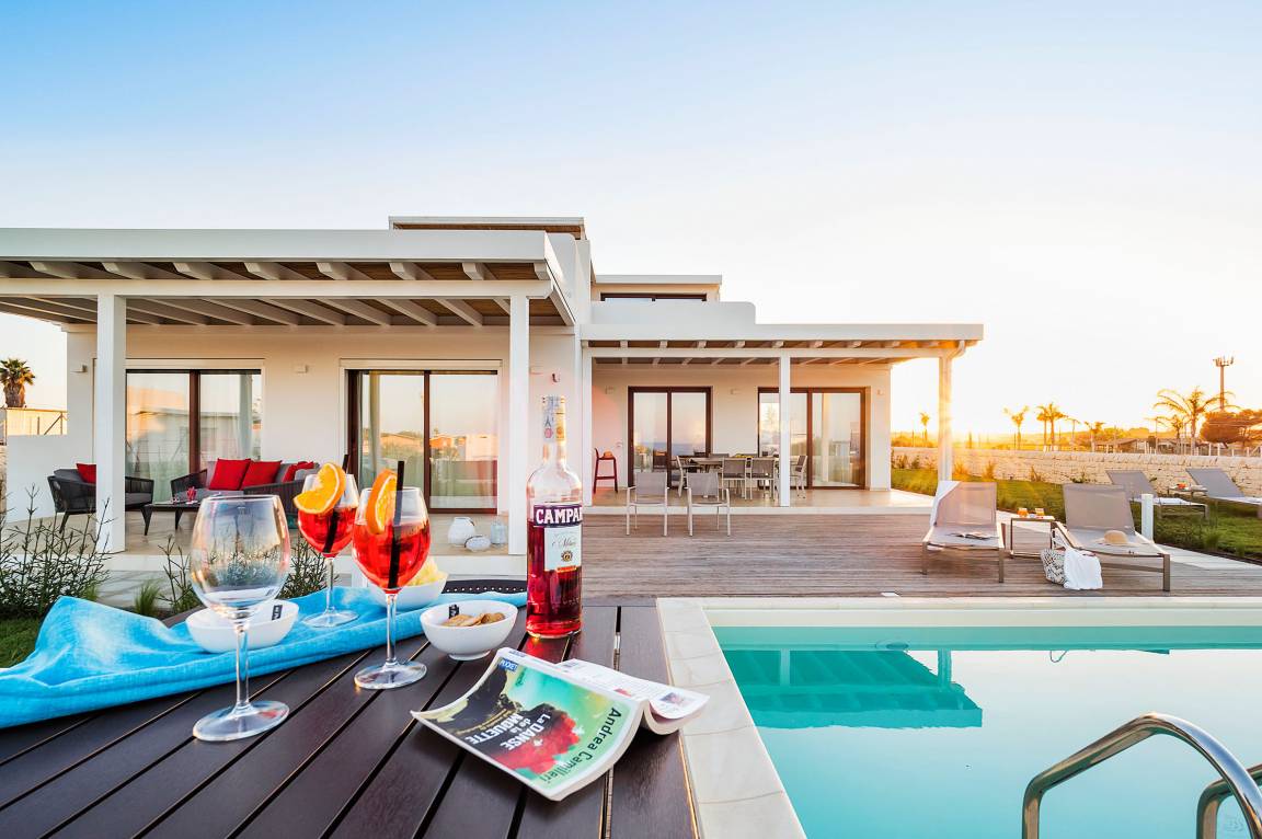 150 M² Villa ∙ 4 Bedrooms ∙ 8 Guests - Pachino