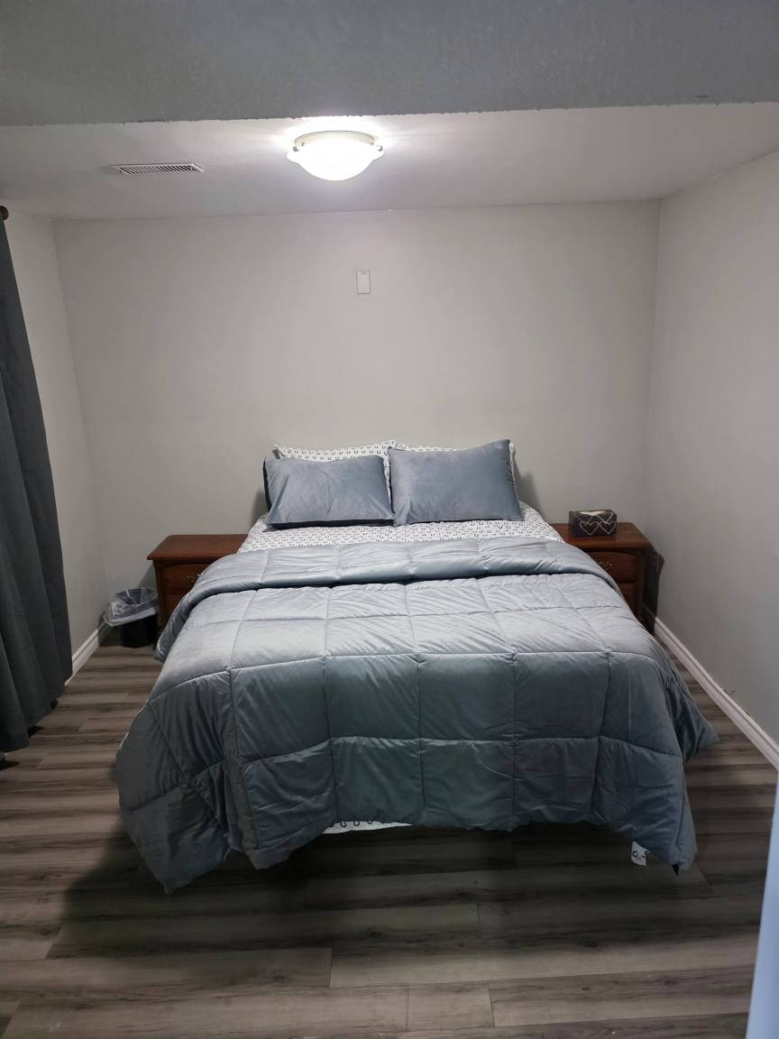 84 M² House ∙ 2 Bedrooms ∙ 6 Guests - Brampton