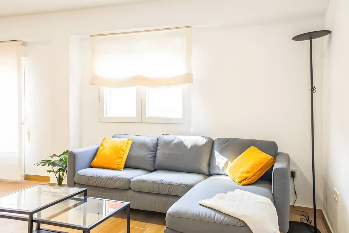 90 M² Apartamento ∙ 3 Habitaciones ∙ 6 Huéspedes - Almería