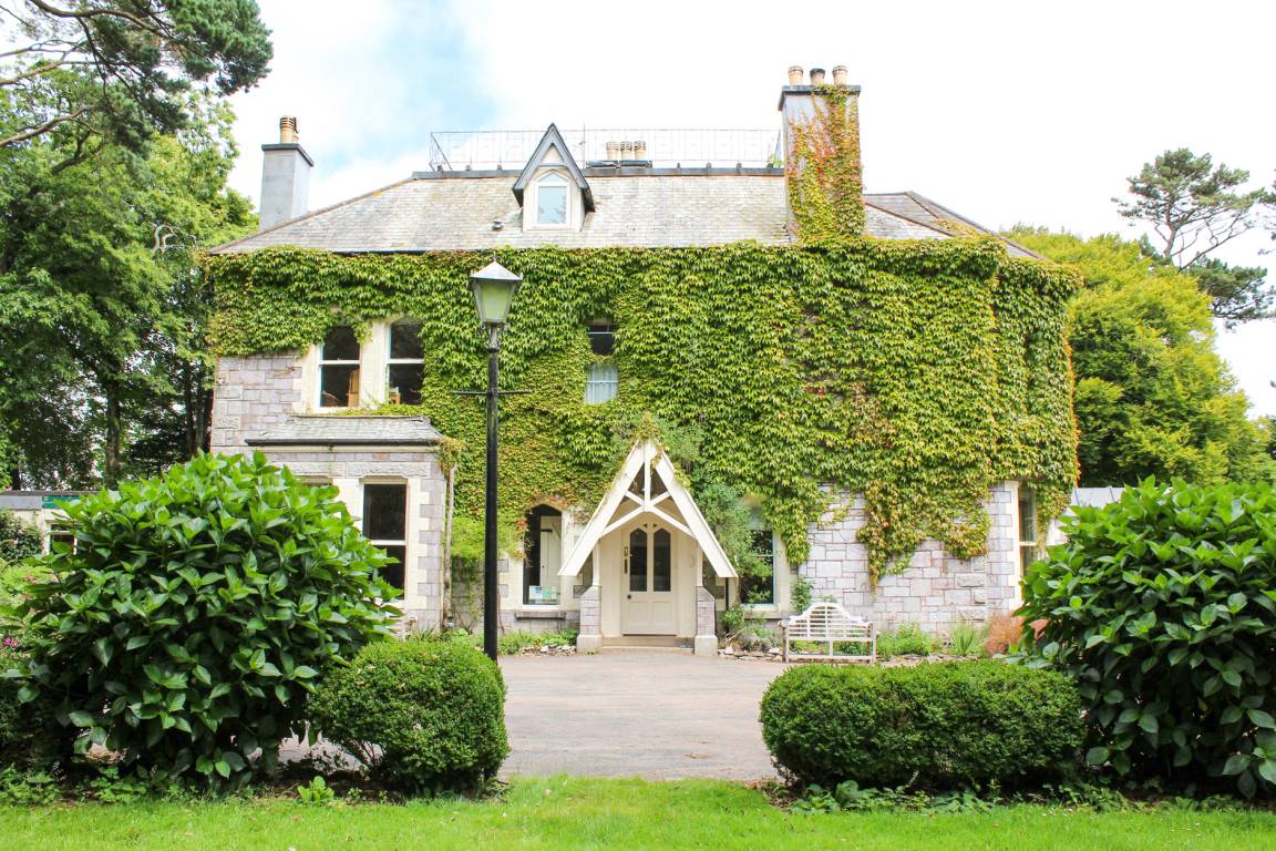 Cottage ∙ 2 Bedrooms ∙ 4 Guests - Falmouth