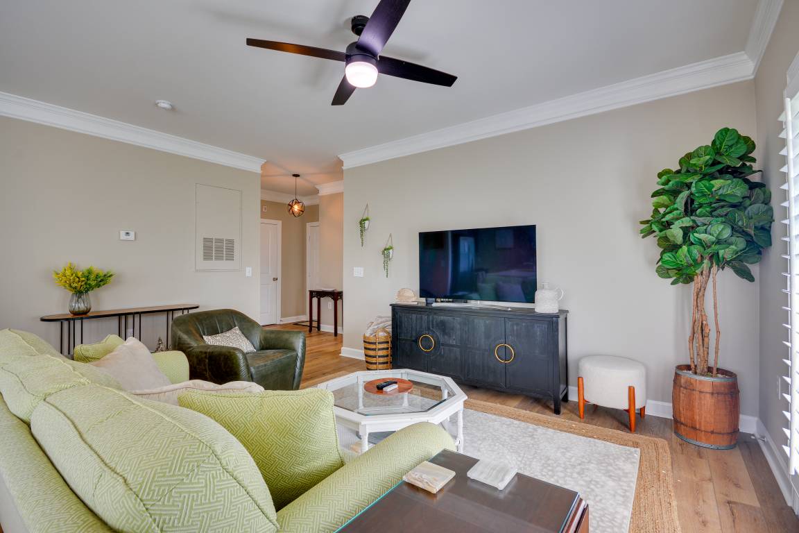 102 M² Apartment ∙ 2 Bedrooms ∙ 4 Guests - Greensboro, NC