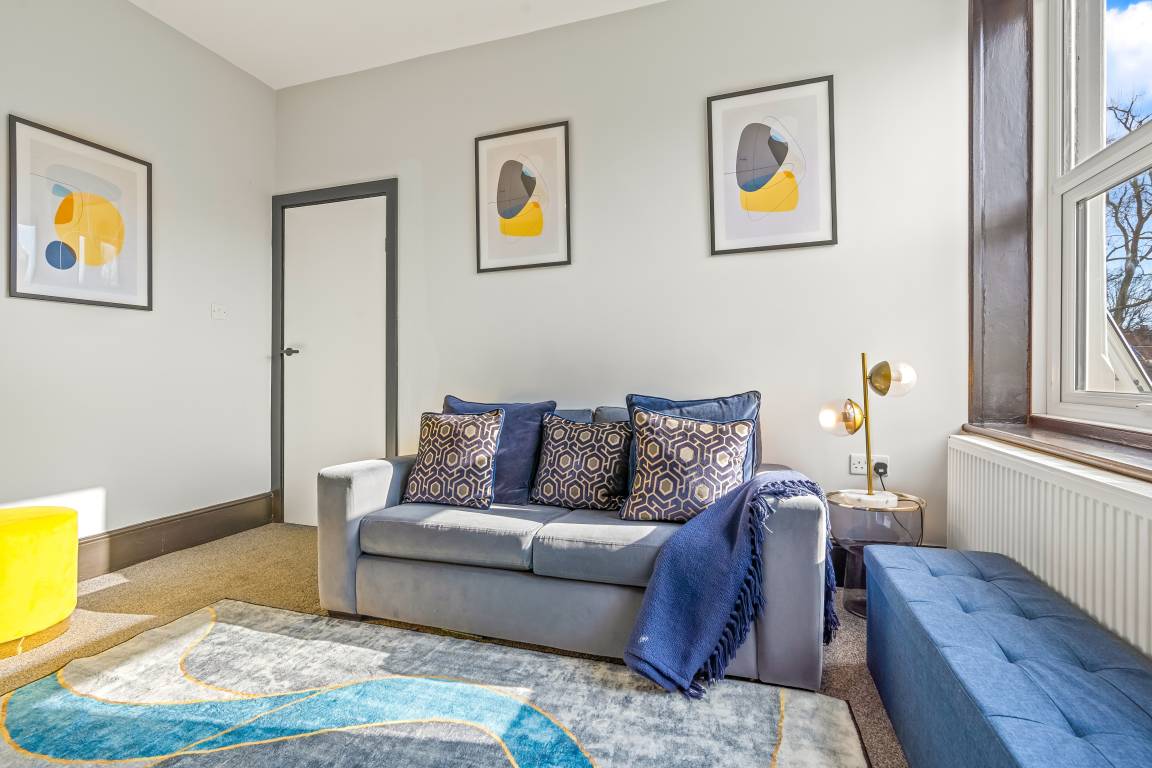 75 M² House ∙ 2 Bedrooms ∙ 6 Guests - Barnes