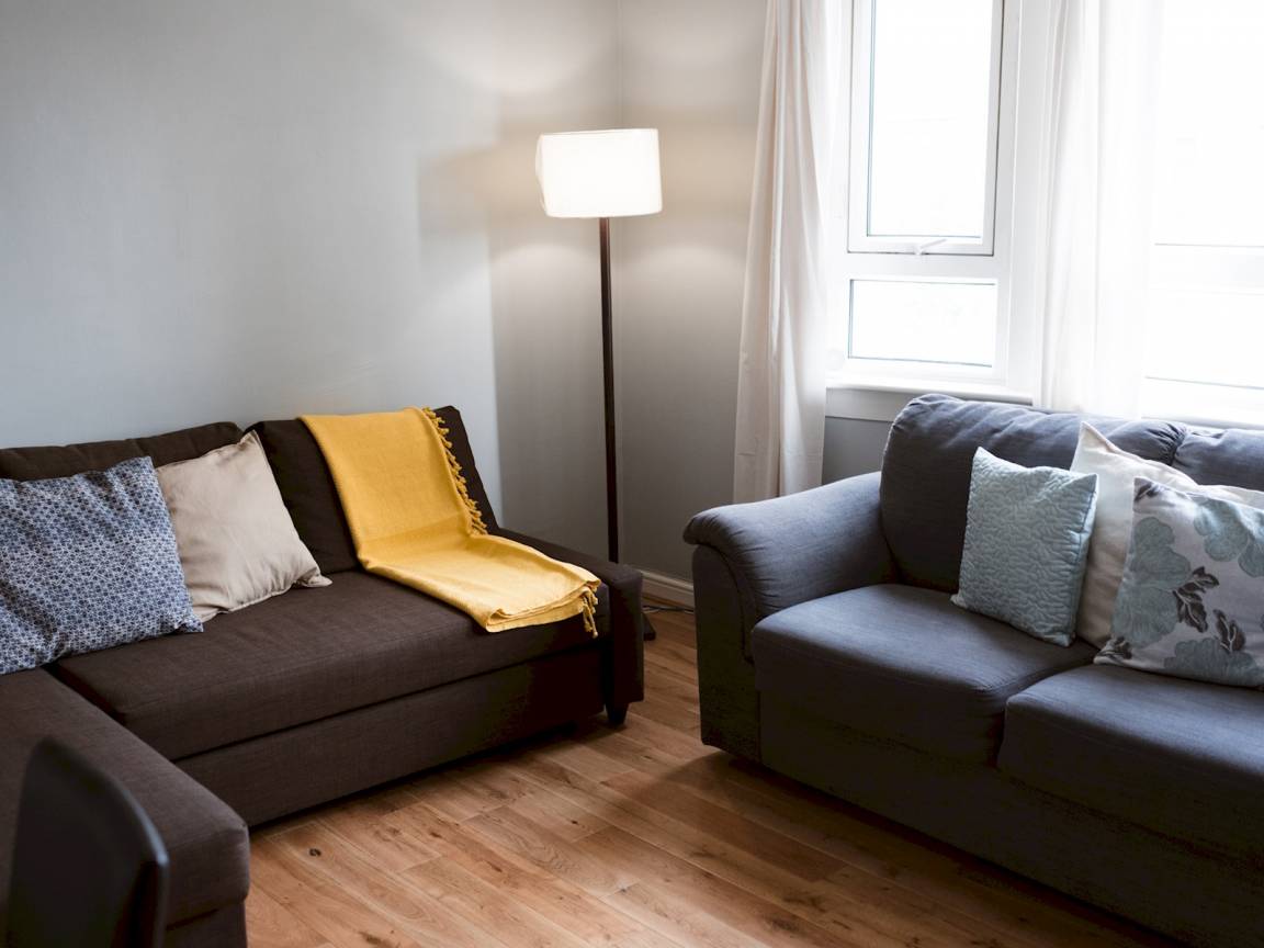 56 M² Apartment ∙ 2 Bedrooms ∙ 6 Guests - Glasgow Airport (GLA)