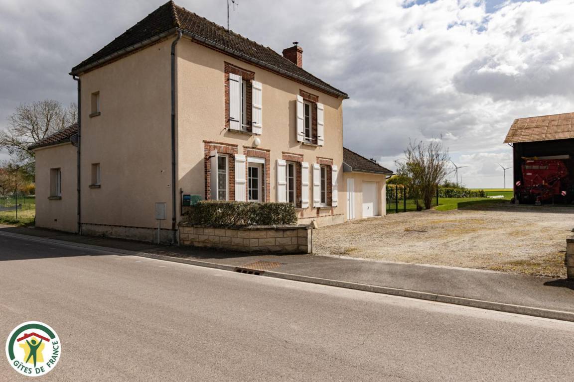 85 M² Gîte ∙ 3 Chambres ∙ 5 Personnes - Marne