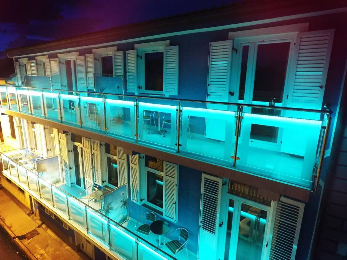 350 M² House ∙ 10 Bedrooms ∙ 30 Guests - Crikvenica