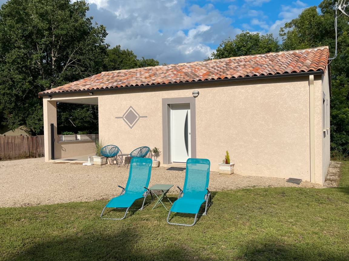 64 M² House ∙ 2 Bedrooms ∙ 4 Guests - Caussade