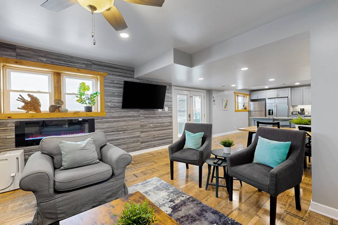 269 M² House ∙ 6 Bedrooms ∙ 25 Guests - Silver Lake, Salem