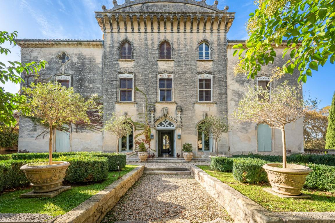 750 M² Ferienhaus ∙ 6 Schlafzimmer ∙ 12 Gäste - Sommières