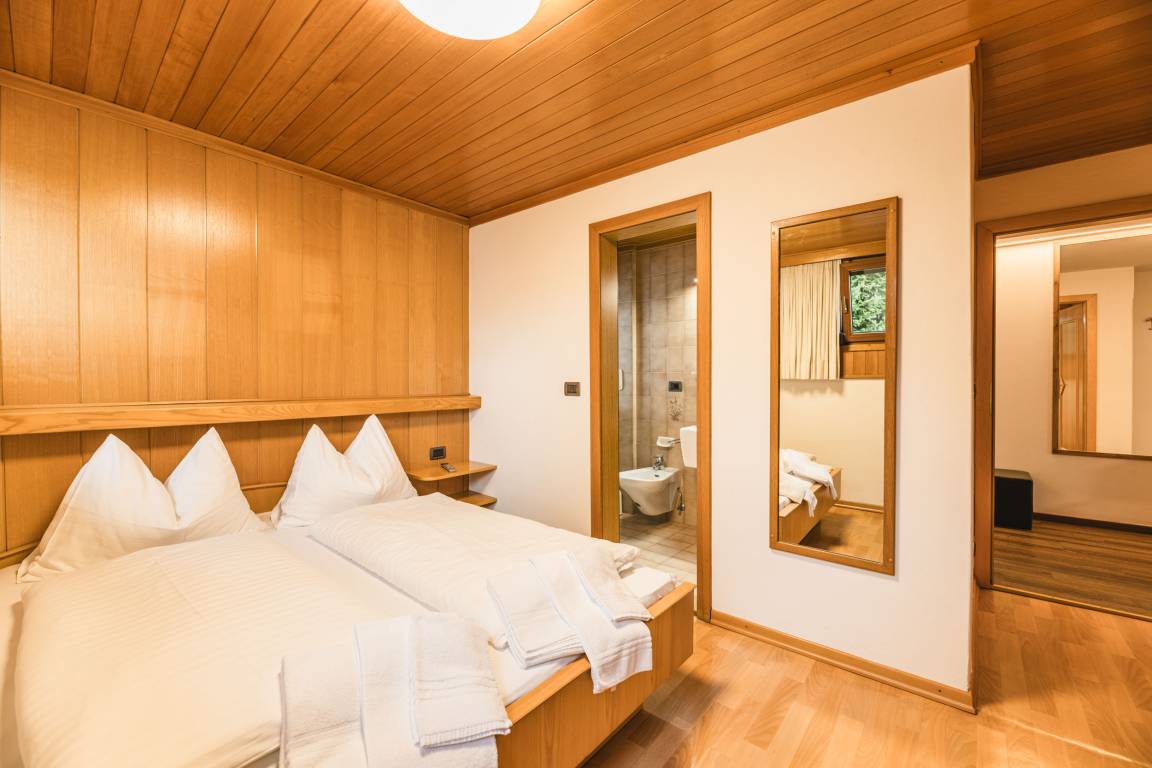 110 M² Ferienwohnung ∙ 2 Schlafzimmer ∙ 6 Gäste - Val Gardena