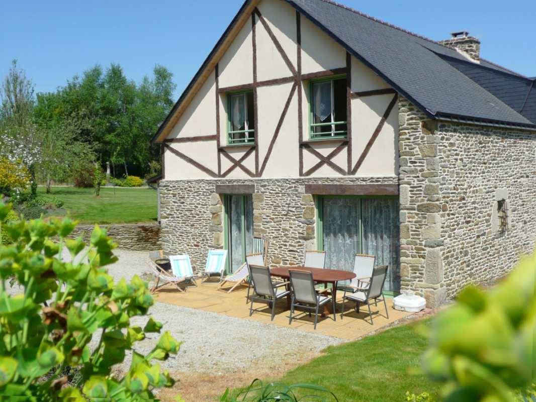 111 M² Gîte ∙ 4 Chambres ∙ 9 Personnes - Josselin