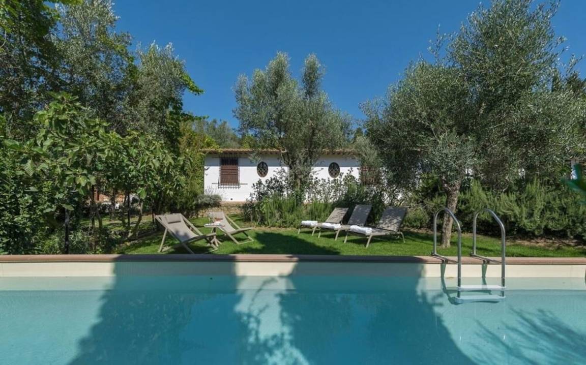 320 M² Villa ∙ 5 Bedrooms ∙ 10 Guests - Prato