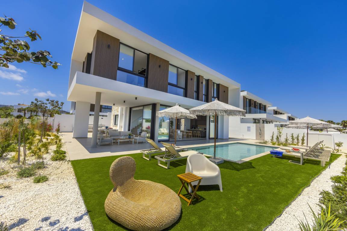 Cottage ∙ 4 Bedrooms ∙ 9 Guests - Protaras