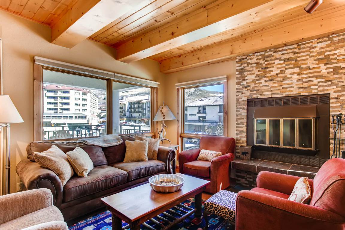 Condo ∙ 2 Bedrooms ∙ 6 Guests - Crested Butte, CO
