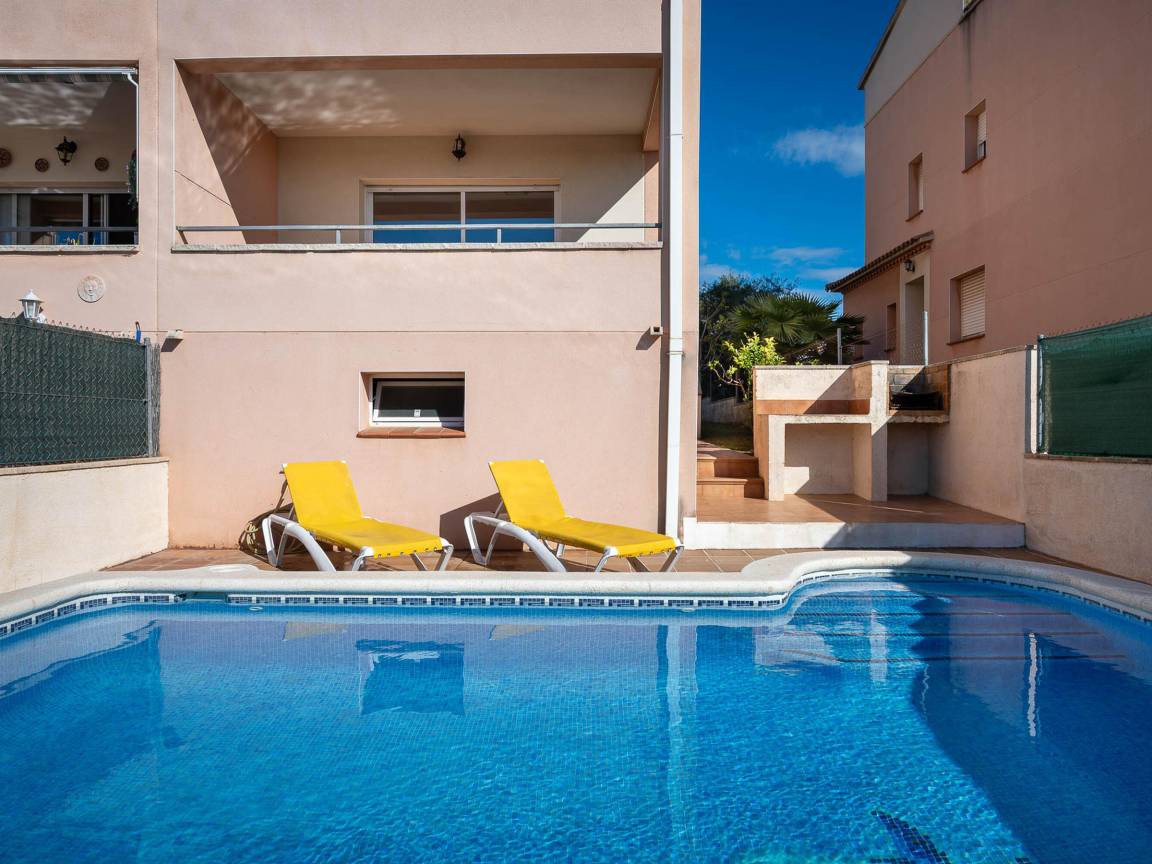 114 M² House ∙ 4 Bedrooms ∙ 8 Guests - Creixell