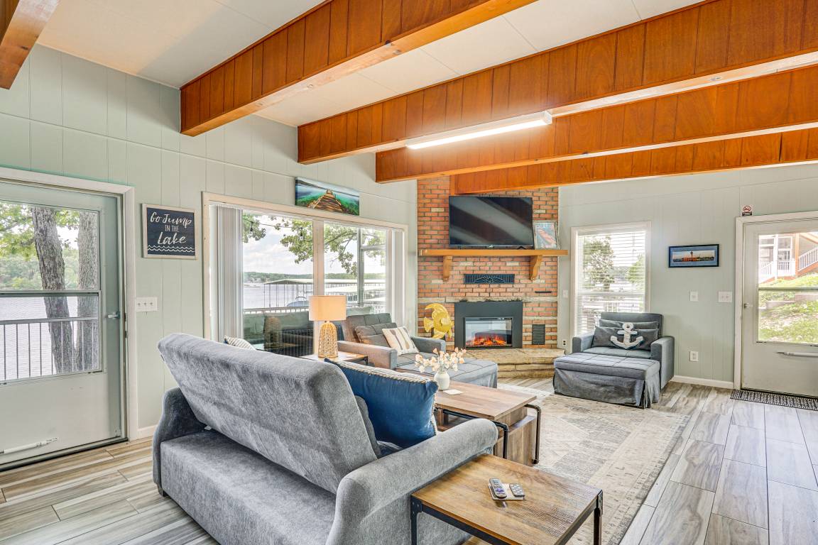 148 M² House ∙ 3 Bedrooms ∙ 7 Guests - Osage Beach, MO