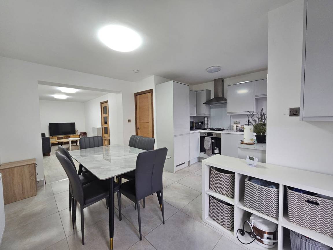 95 M² Maison De Vacances ∙ 4 Chambres ∙ 7 Personnes - Sale