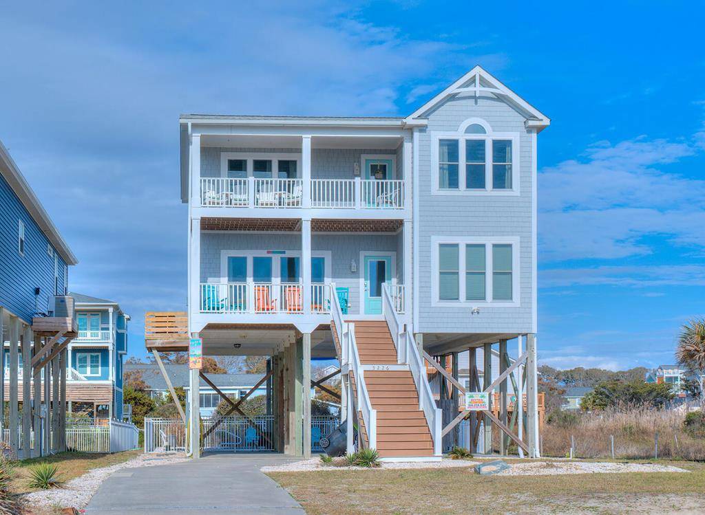 House ∙ 5 Bedrooms ∙ 13 Guests - Oak Island, NC