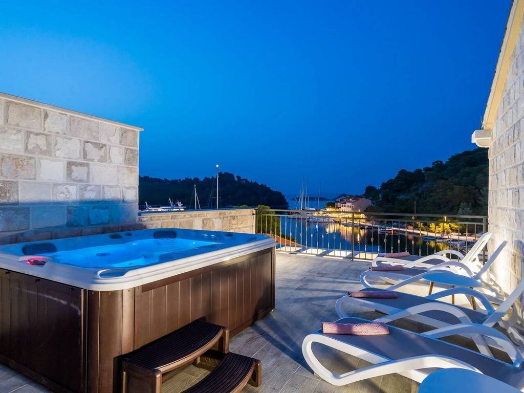 60 M² Ferienwohnung ∙ 2 Schlafzimmer ∙ 4 Gäste - Mljet