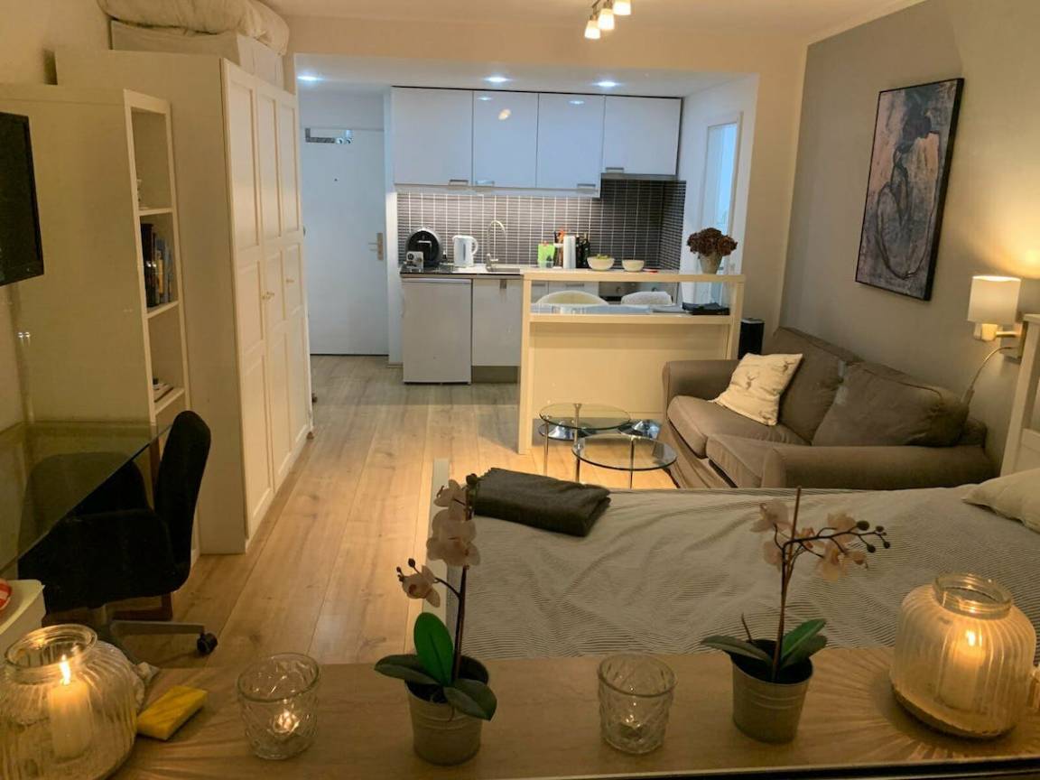 25 M² Ferienwohnung ∙ 2 Gäste - Düsseldorf