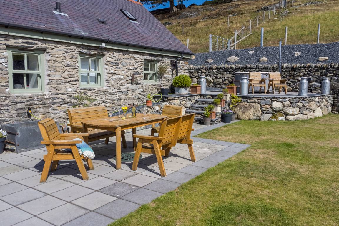 200 M² Cottage ∙ 2 Bedrooms ∙ 4 Guests - North Wales