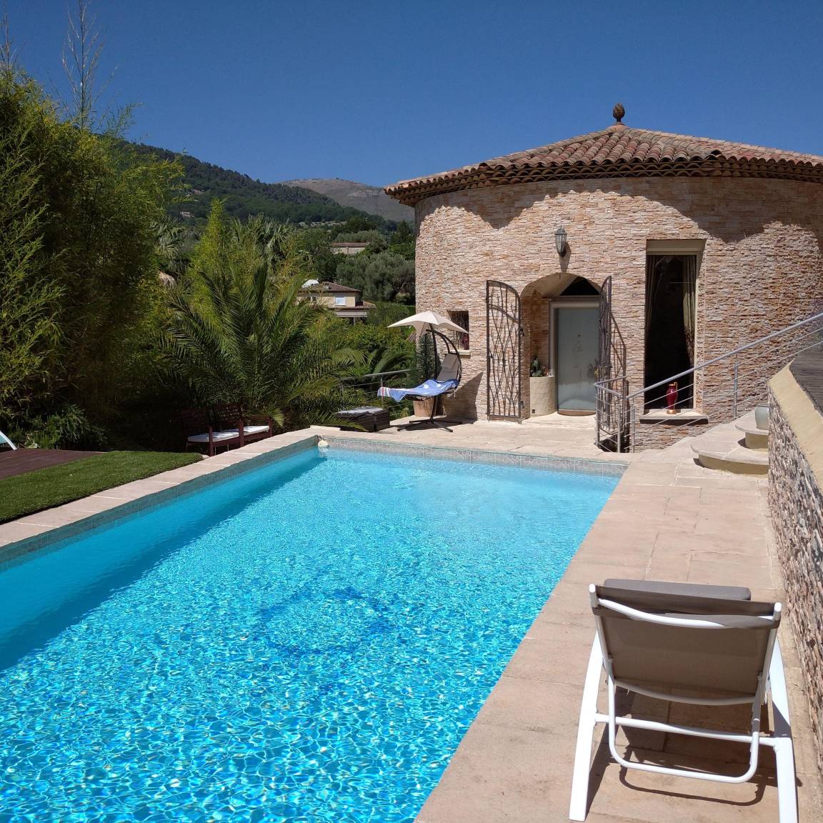 280 M² Ferienhaus ∙ 4 Schlafzimmer ∙ 8 Gäste - Vence