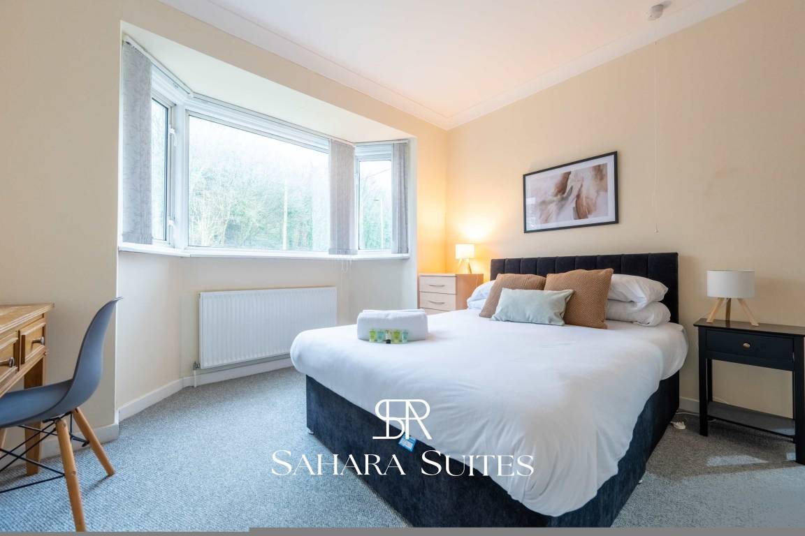Apartment ∙ 3 Bedrooms ∙ 7 Guests - Newport