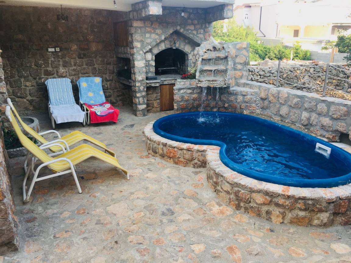 60 M² Apartment ∙ 2 Bedrooms ∙ 6 Guests - Karlobag