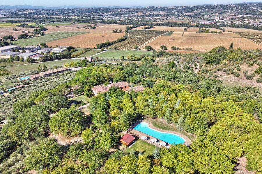 68 M² Maalaistalo ∙ 2 Makuuhuonetta ∙ 6 Vierasta - Perugia