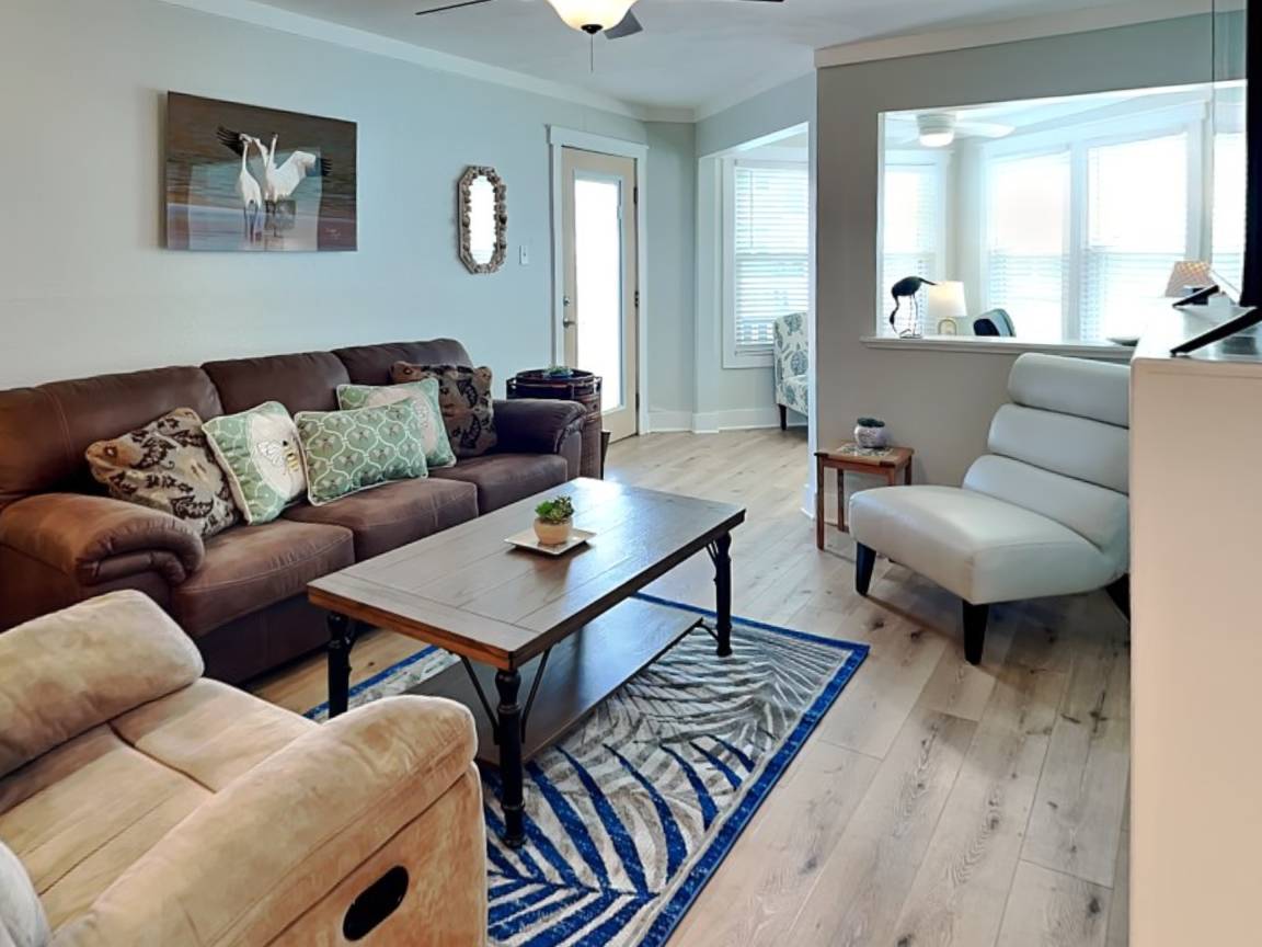 100 M² Condo ∙ 2 Bedrooms ∙ 7 Guests - Mustang Island State Park, TX