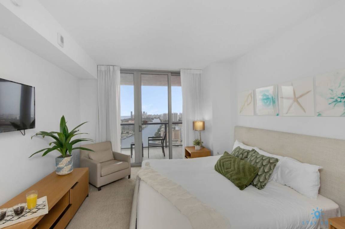 Apartment ∙ 1 Bedroom ∙ 3 Guests - Hallandale Beach, FL