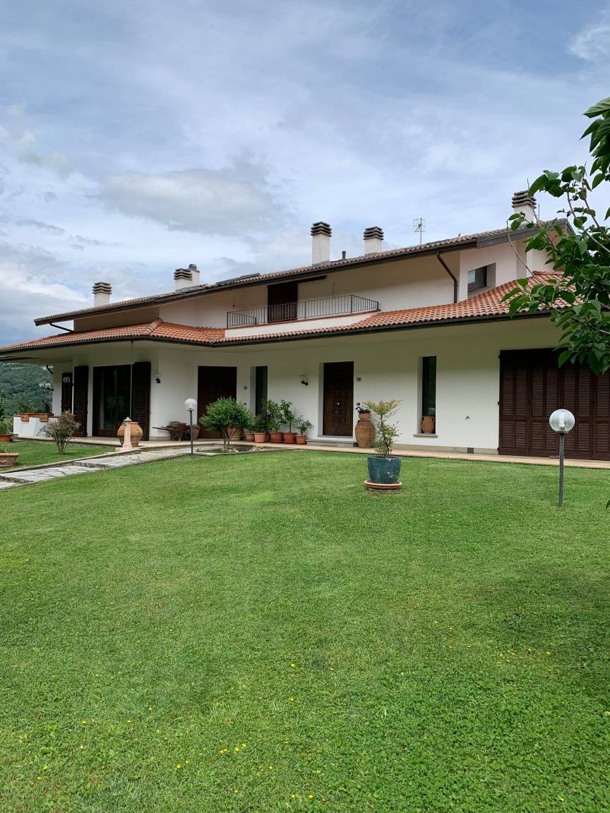 150 M² Villa ∙ 2 Bedrooms ∙ 4 Guests - Emilia-Romagna