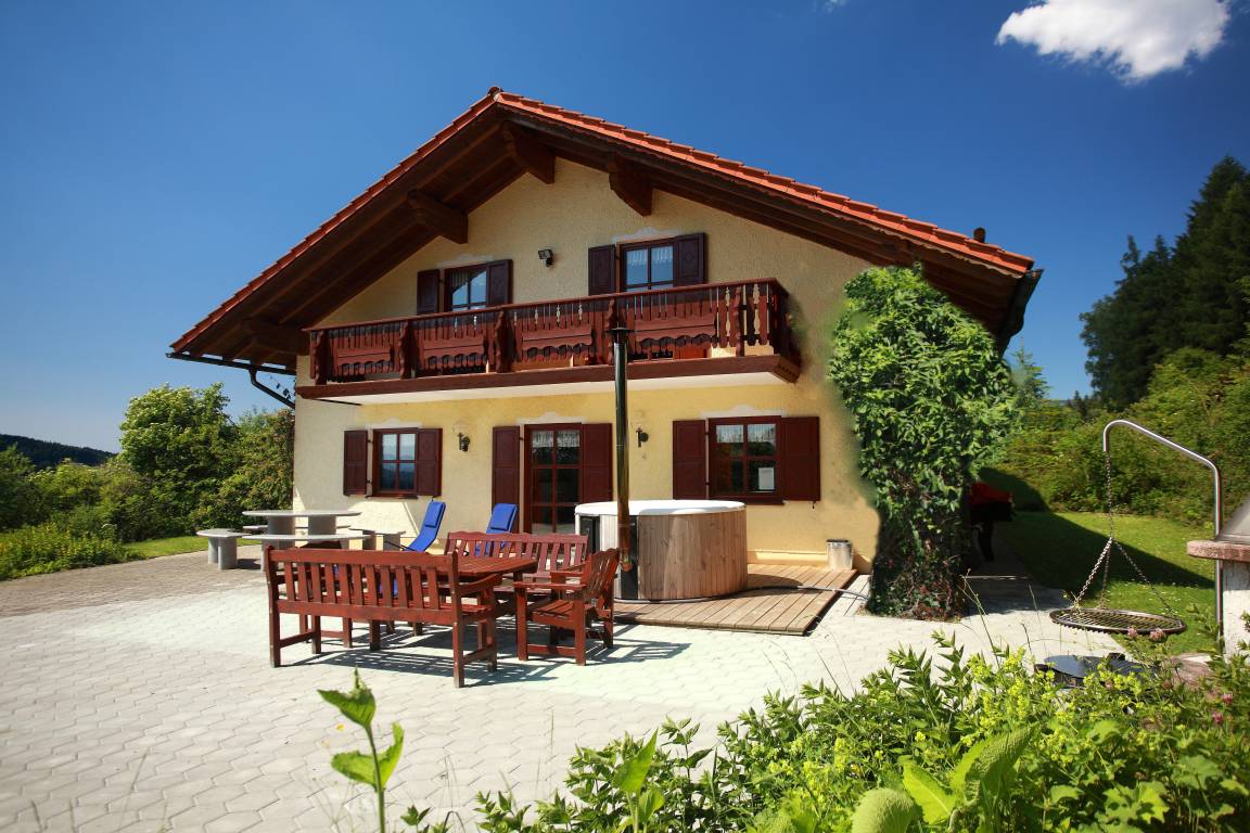 225 M² Ferienhaus ∙ 6 Schlafzimmer ∙ 16 Gäste - Bodenmais