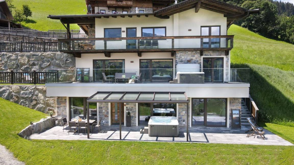 310 M² Ferienhaus ∙ 6 Schlafzimmer ∙ 22 Gäste - Alpbach