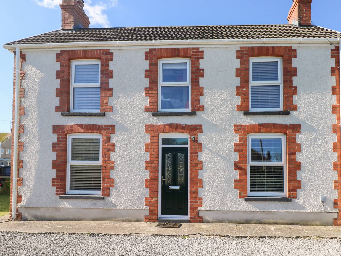 Cottage ∙ 4 Bedrooms ∙ 8 Guests - Rhossili