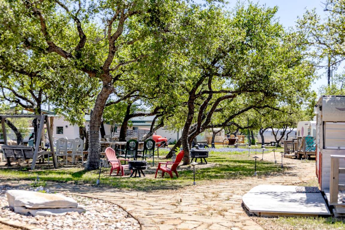 Mobilheim ∙ 1 Schlafzimmer ∙ 4 Gäste - Marble Falls, TX
