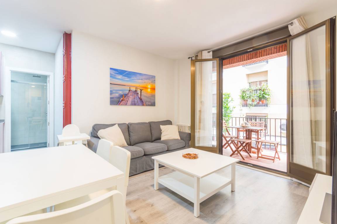 114 M² Apartamento ∙ 4 Habitaciones ∙ 8 Huéspedes - Madrid