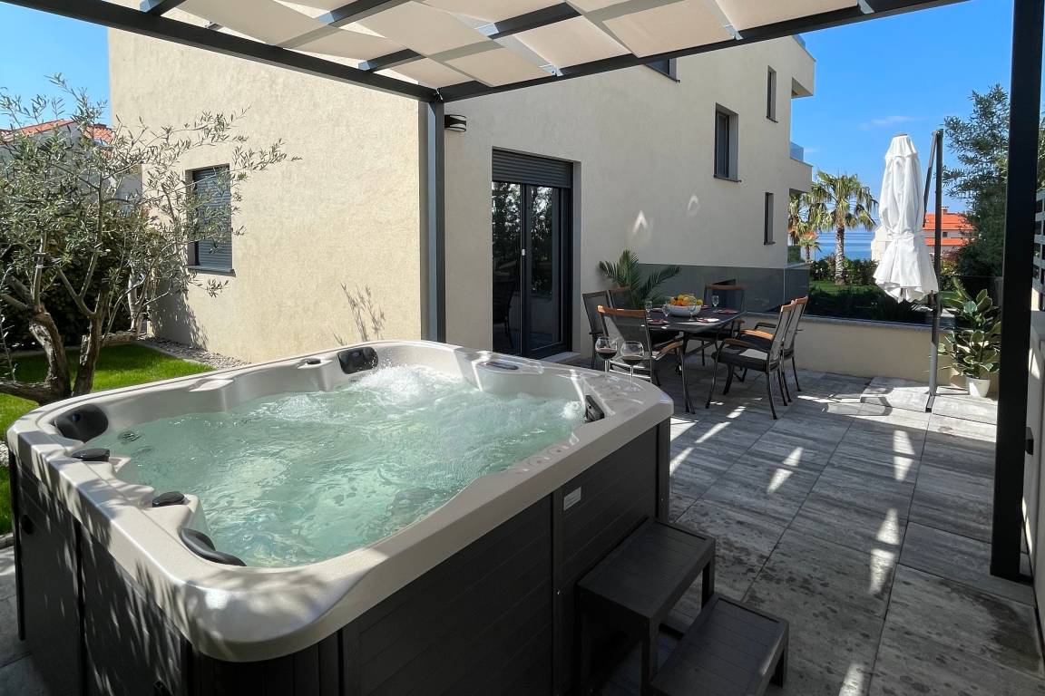 88 M² Apartment ∙ 2 Bedrooms ∙ 4 Guests - Podstrana